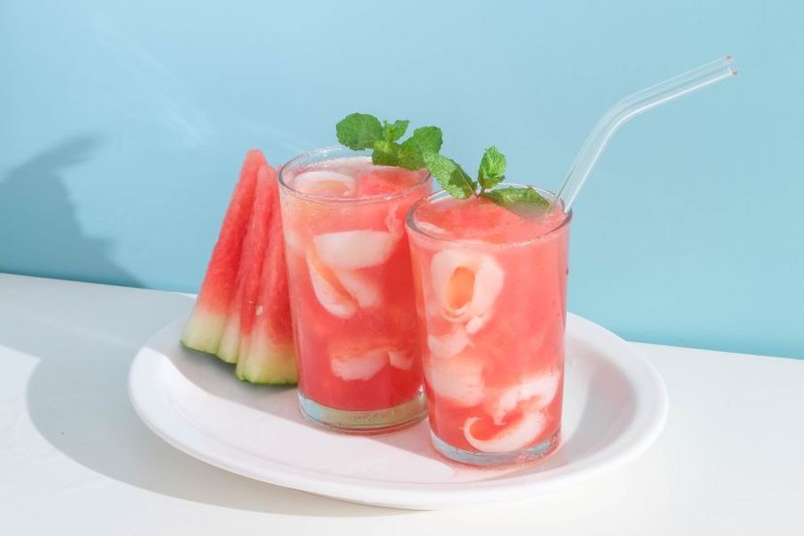 Air berkarbonat dan buah laici naikkan rasa jus tembikai, bertambah ...