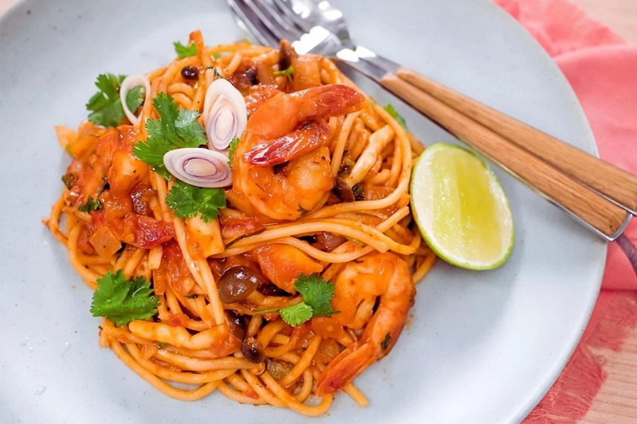 Bosan dengan carbonara dan bolognese, kena cuba resipi spageti tomyam ...